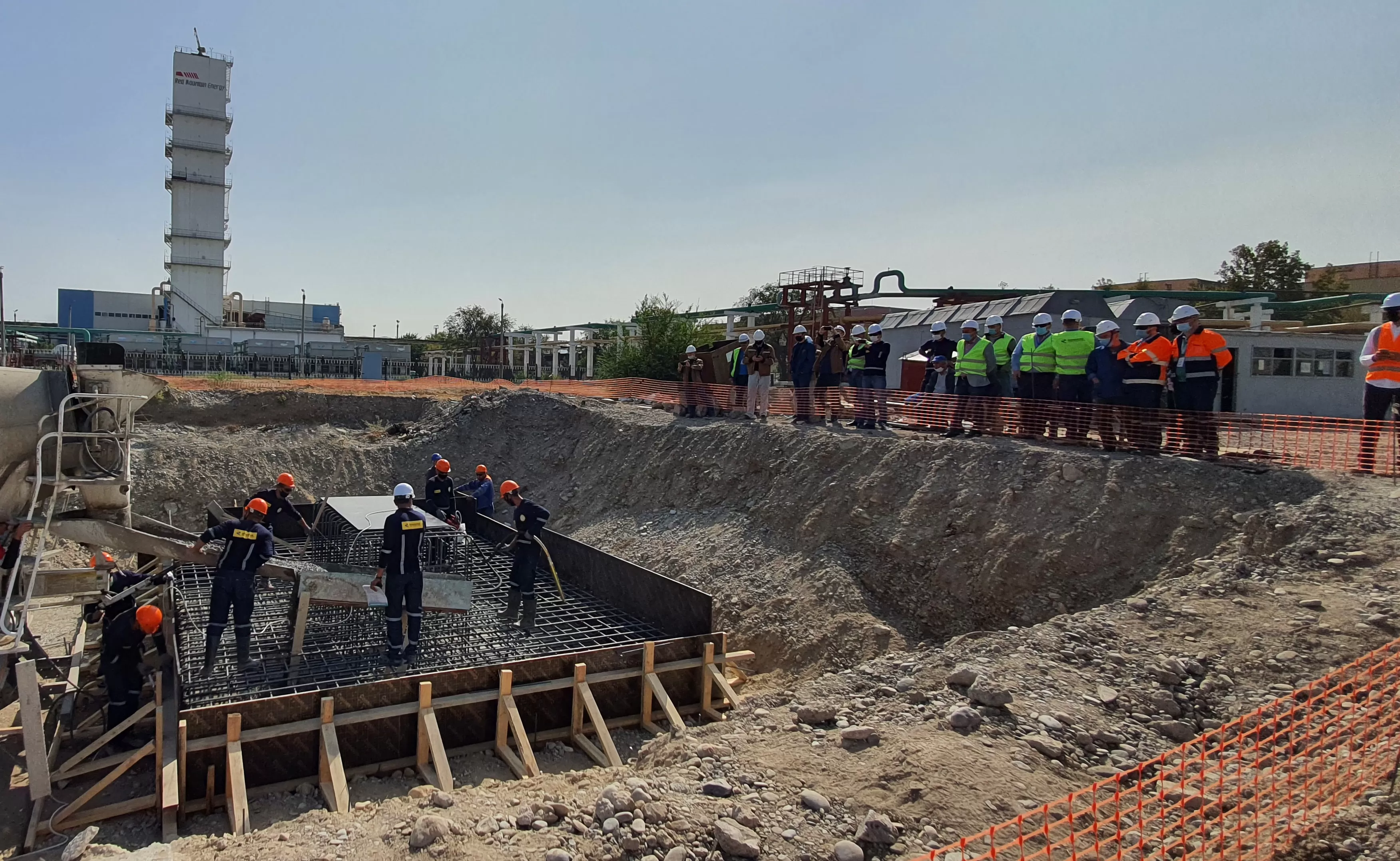 Uzmetkombinat Iron and Steel Casting and Rolling Factory - Rönesans