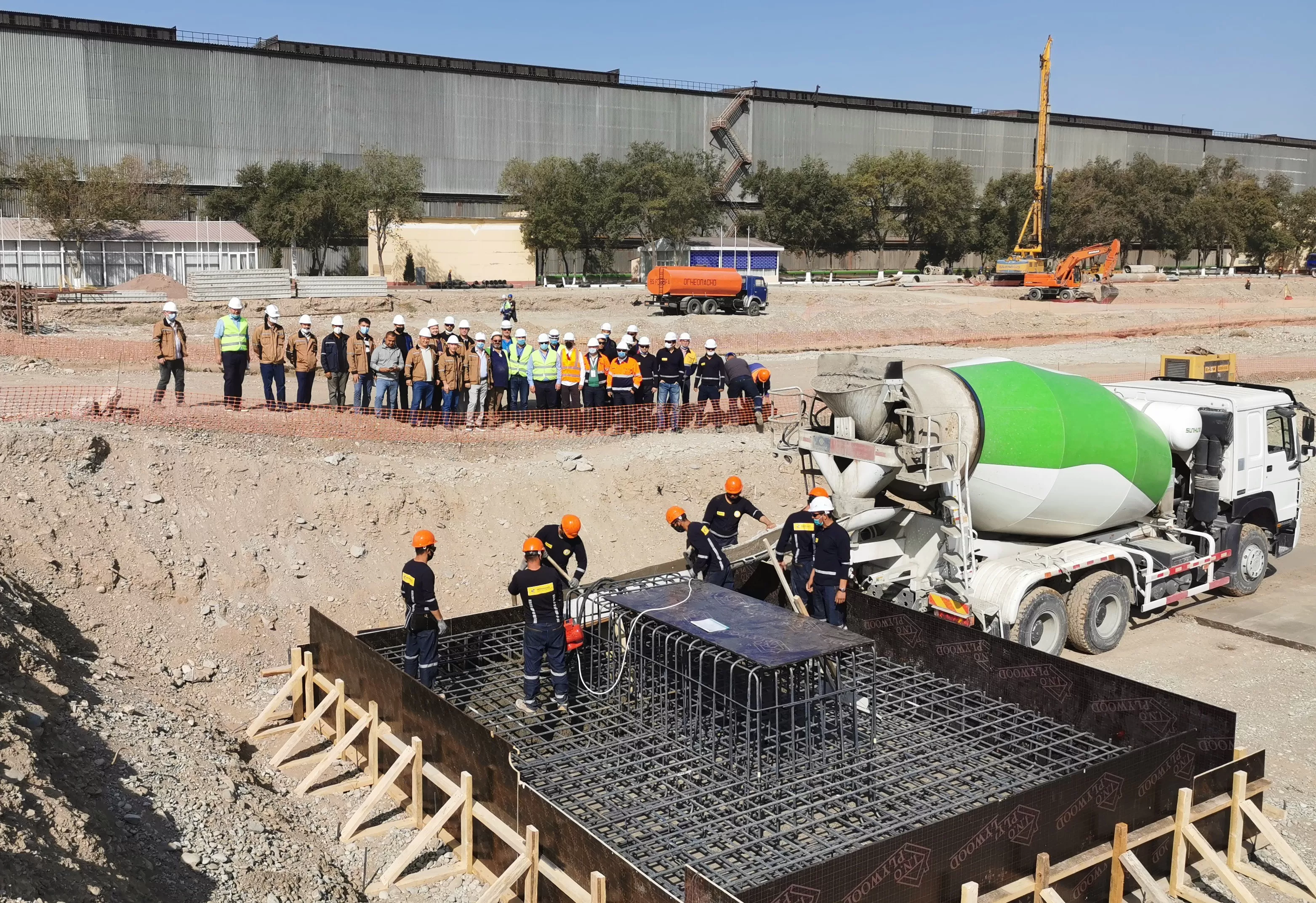 Uzmetkombinat Iron and Steel Casting and Rolling Factory - Rönesans